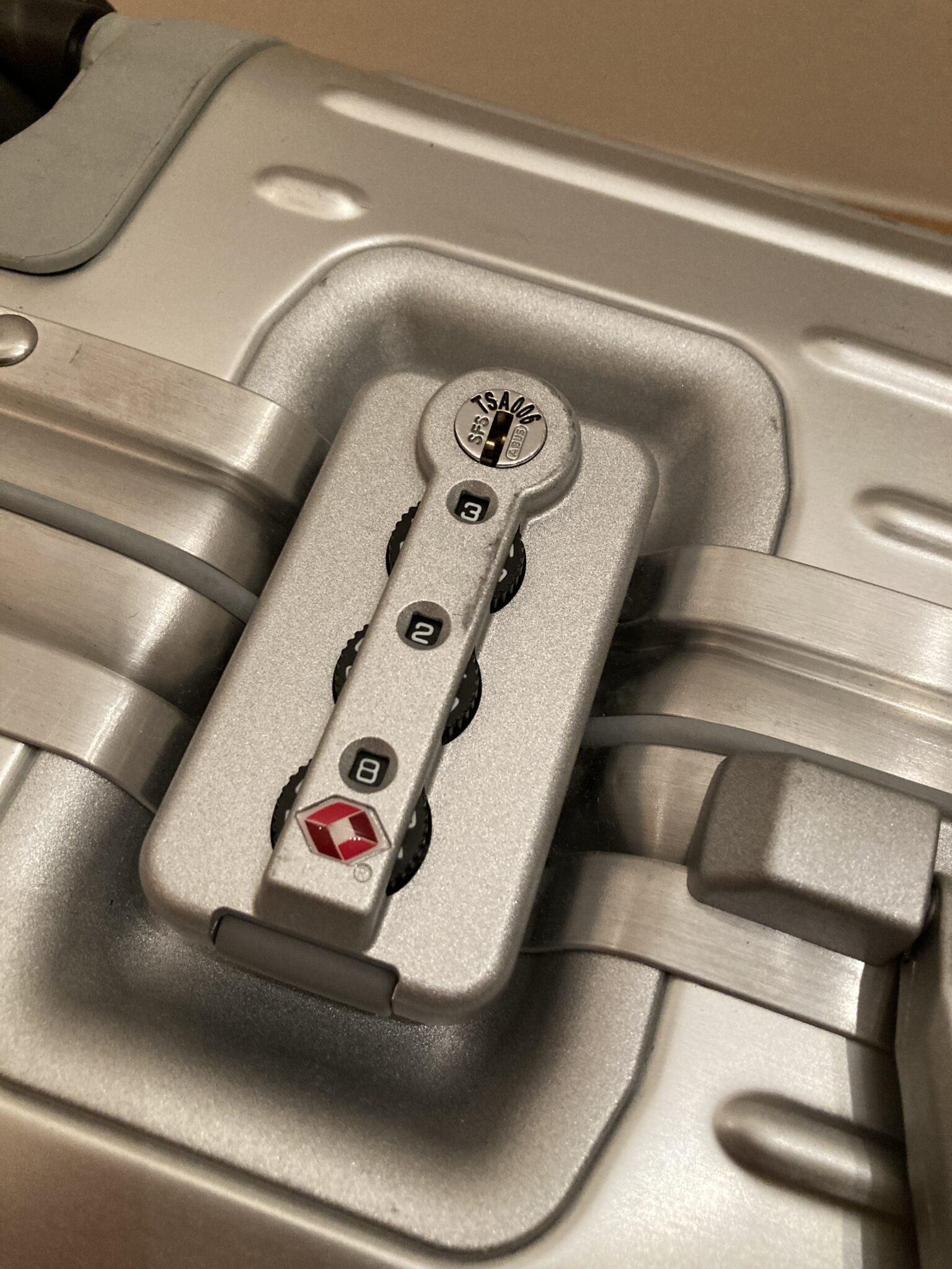 【徹底レビュー】RIMOWA（リモワ） オリジナル キャビンが最高すぎる！ | かさタビ。